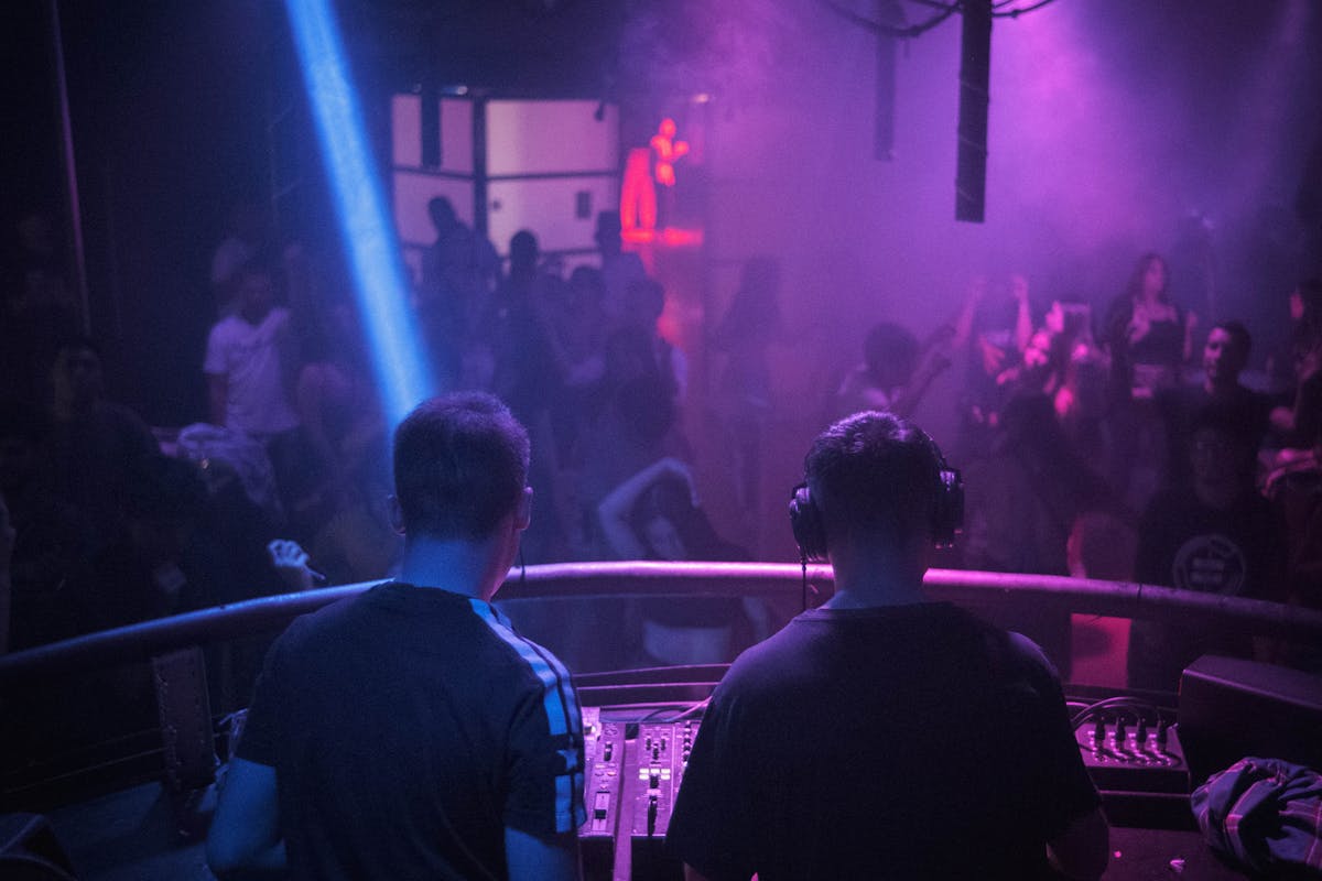 Barcelona Nightlife Guide 2026: Clubs, Bars, Live Music & More
